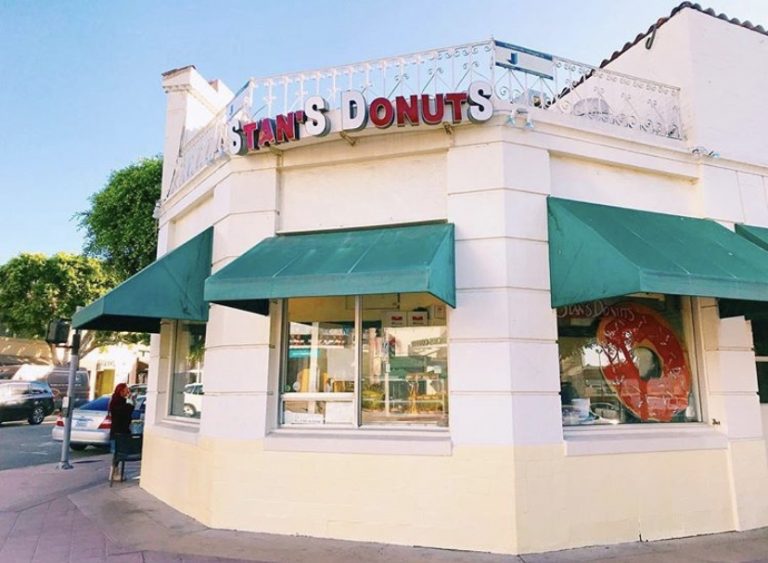 Stan’s Donuts In Westwood Closes Permanently - Canyon News