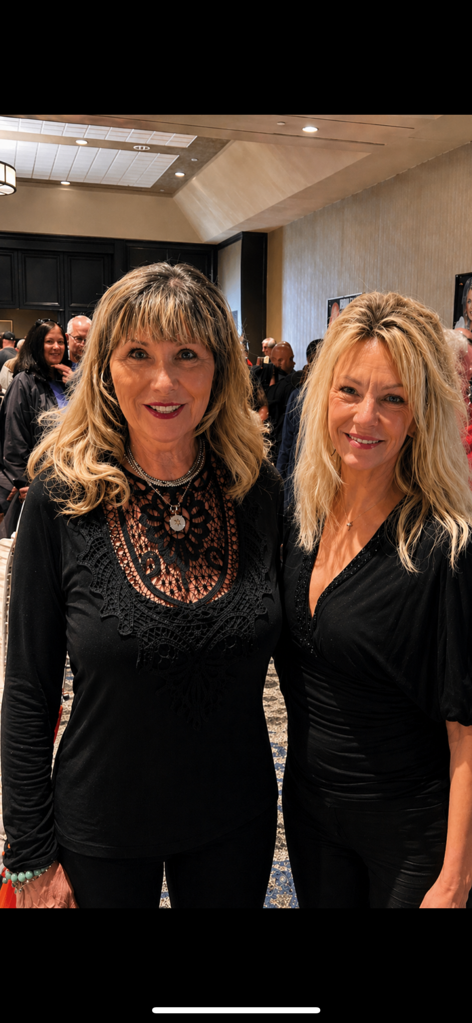 Glamour And Grace! - Canyon News